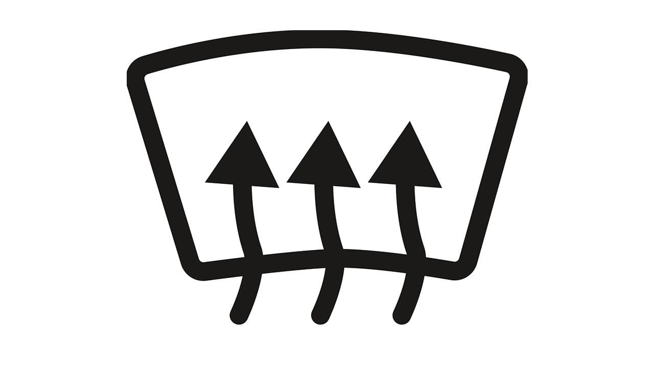 Buée sur le pare-brise et les vitres : comment s’en débarrasser