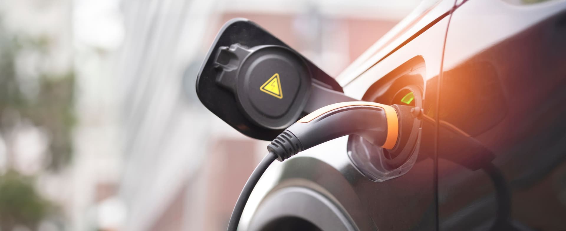 Incendie de voiture : plus de risques pour une voiture électrique